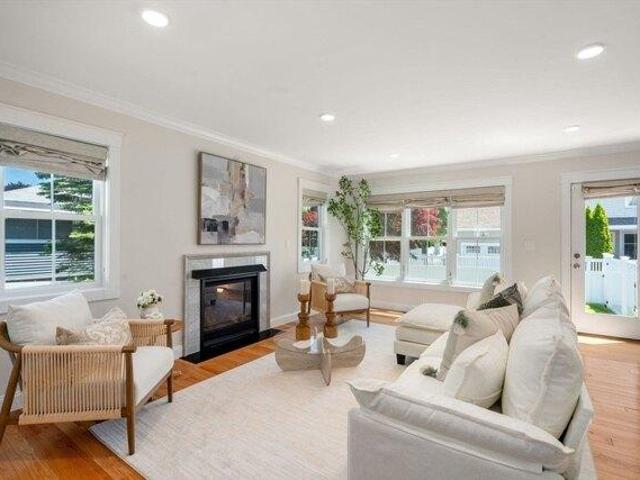 3 bedroom, Newton MA 02458 103222413