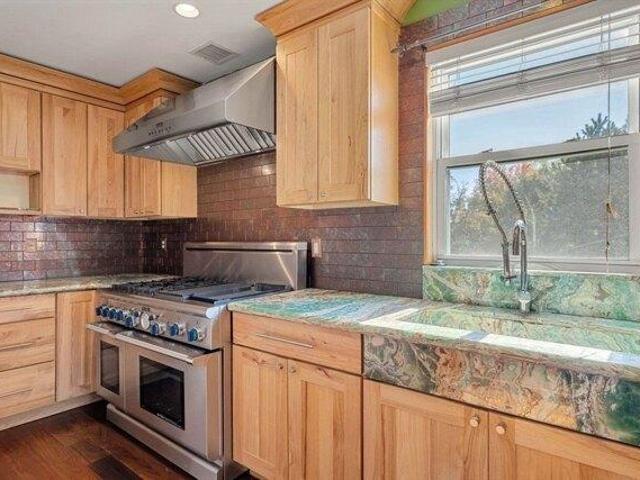 3 bedroom, Newton MA 02465 103184502