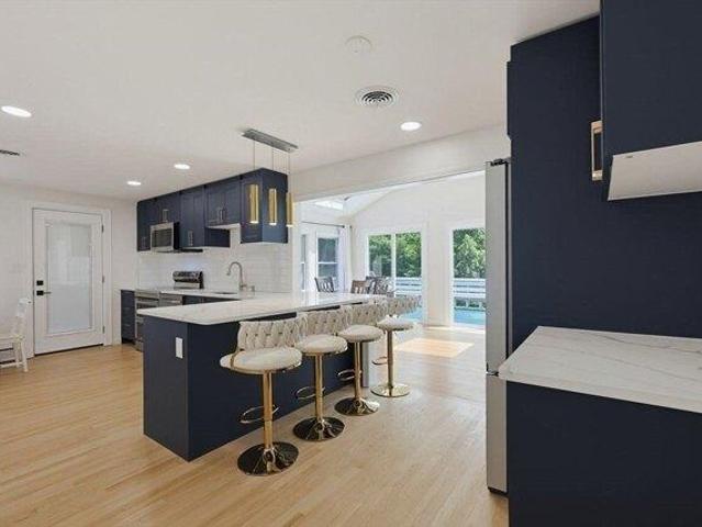 3 bedroom, Newton MA 02465 104299725