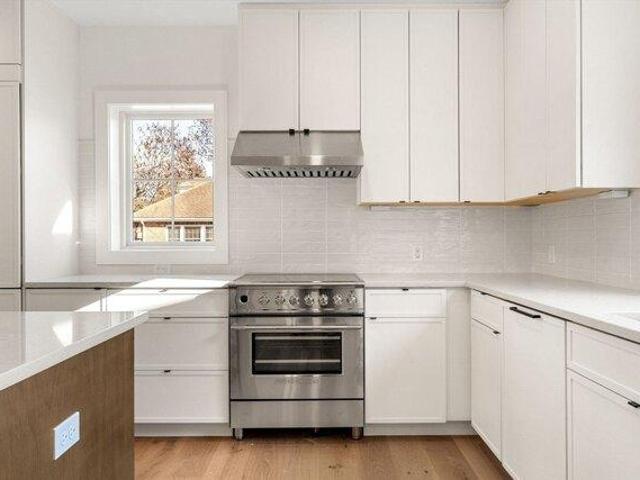 3 bedroom, Newton MA 02465 105093612