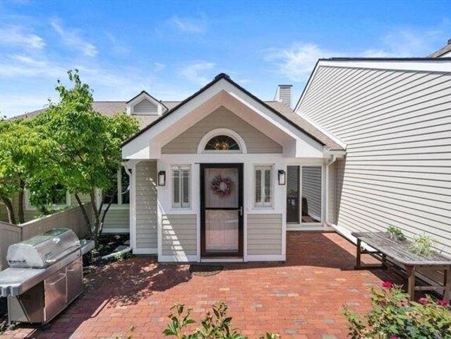 3 bedroom, Newton MA 02467 104810740