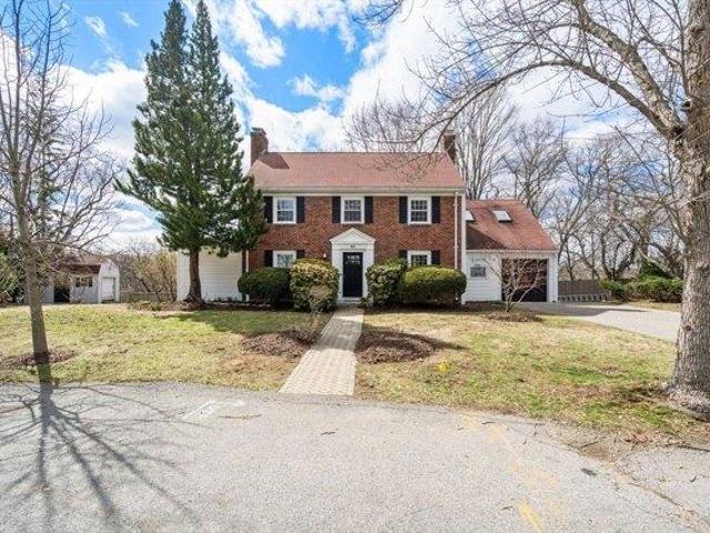 3 bedroom, Newton MA 02468 LS103035374
