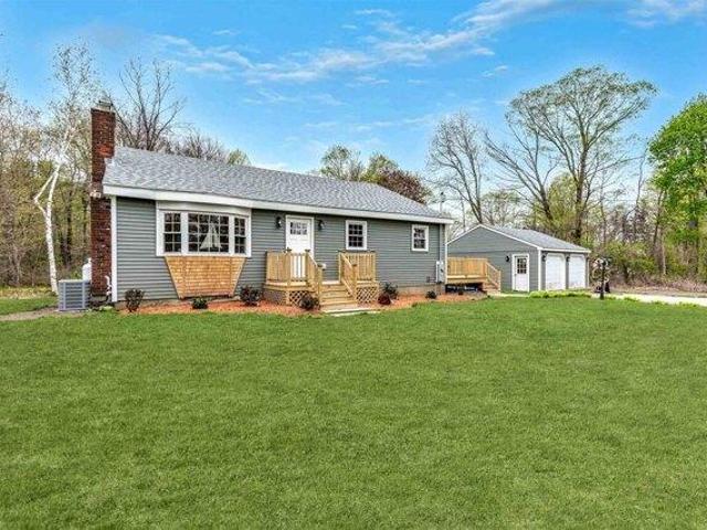3 bedroom, Newton NH 03858 104510857