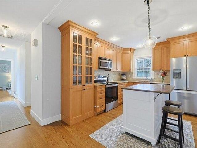 3 bedroom, Needham MA 02492 105114357