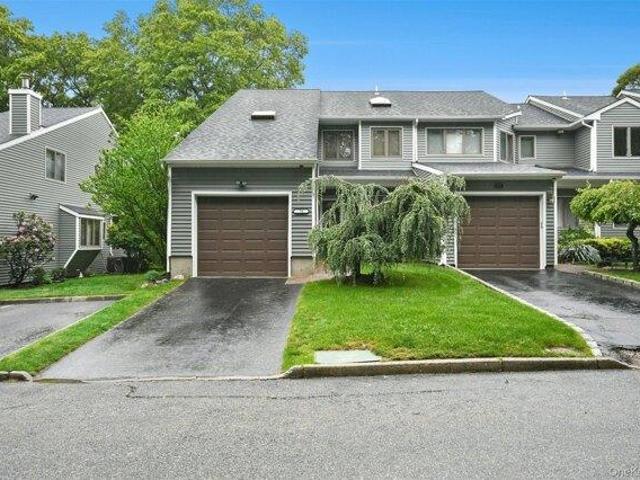3 bedroom, Nesconset NY 11767 103619894