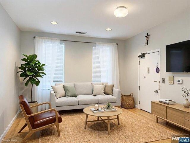 3 bedroom, Nutley NJ 07110 104510906