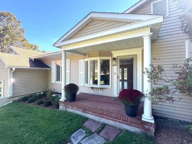 3 bedroom, NY NY LS102245556