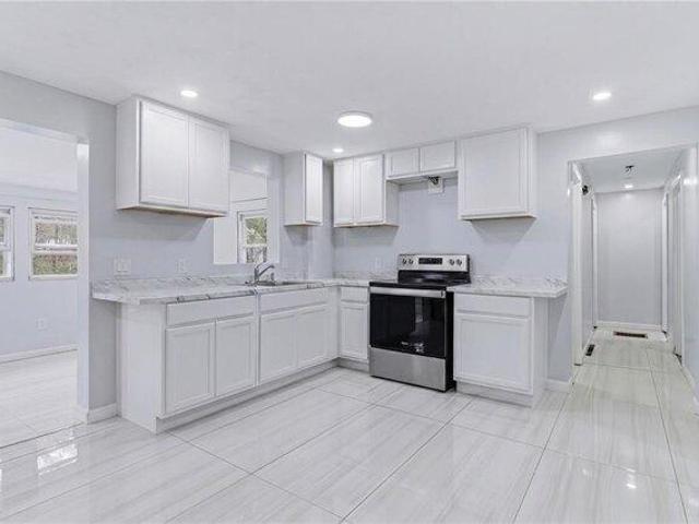 3 bedroom, Smithfield RI 02828 105094902