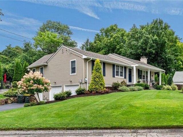 3 bedroom, Smithfield RI 02828 105126423