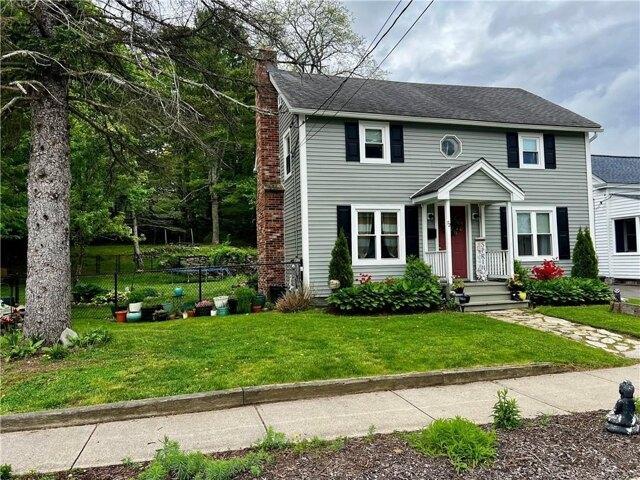 3 bedroom, Smithfield RI 02917 LS103099695