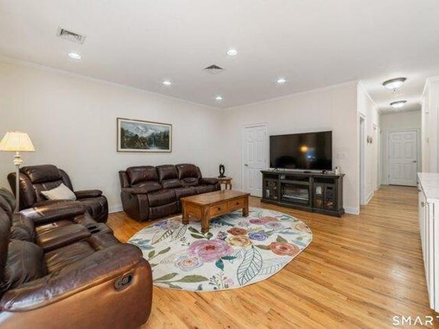 3 bedroom, Southbury CT 06488 105140776