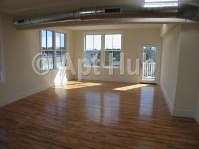 3 bedroom, Somerville Somerville 66532848