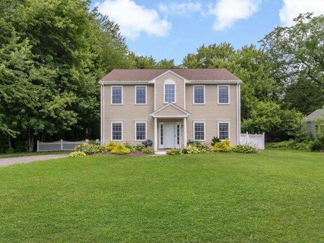 3 bedroom, Somerset MA 02726 105094305