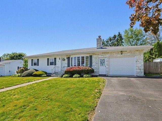 3 bedroom, Somerset MA 02726 LS103037907