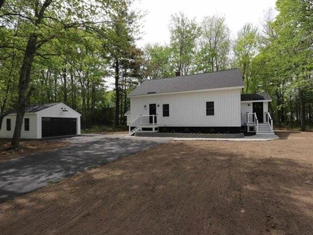 3 bedroom, Somersworth NH 03878 103499176