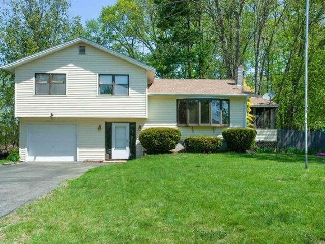 3 bedroom, Somersworth NH 03878 LS102825377