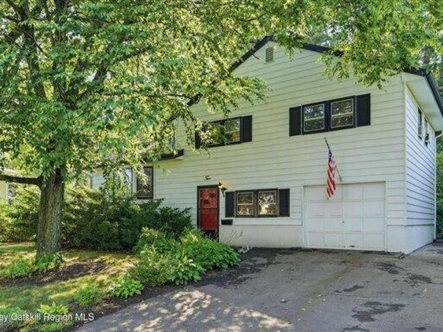 3 bedroom, Saugerties NY 12477 104898114