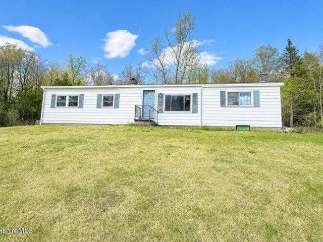 3 bedroom, Savoy MA 01256 105108009