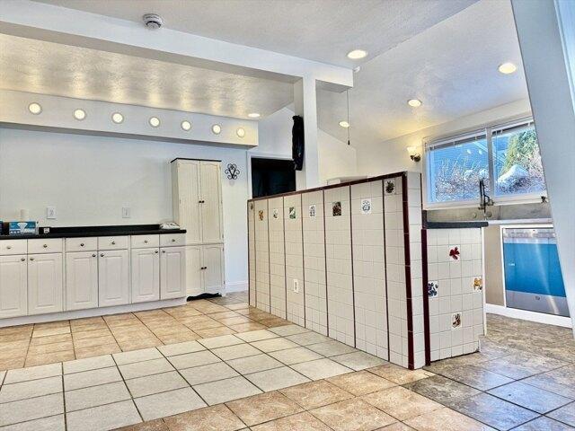 3 bedroom, Salisbury MA 01952 LS102564461