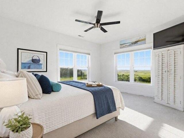 3 bedroom, Salisbury MA 01952 105192801