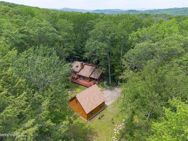 3 bedroom, Sandisfield MA 01255 102446189