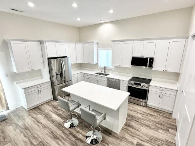 3 bedroom, Sandy UT 84093 LS68459130