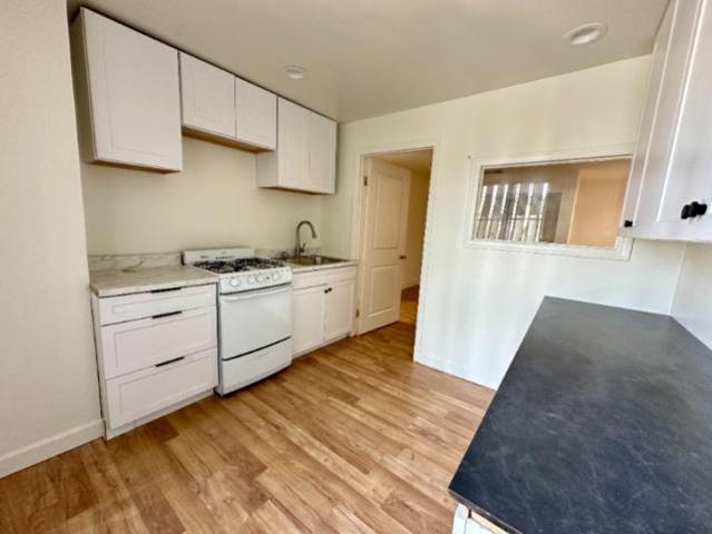 3 bedroom, Santa Monica CA 90404 87888848