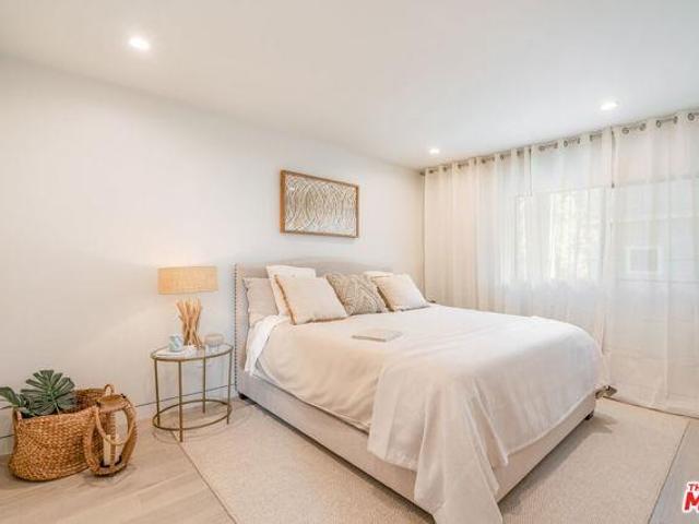 3 bedroom, Santa Monica CA 90405 87751577