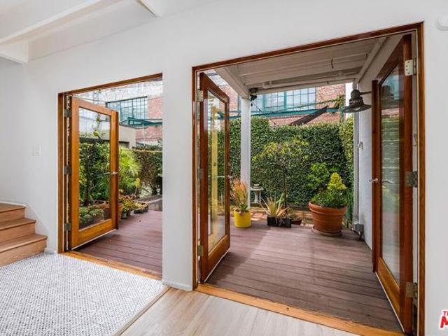 3 bedroom, Santa Monica CA 90405 88532577