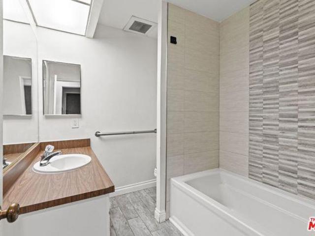 3 bedroom, Santa Monica CA 90403 87466155