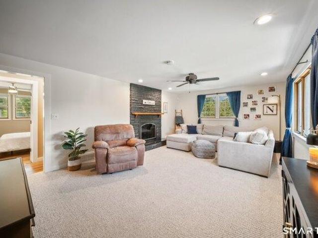 3 bedroom, Seymour CT 06483 105113900