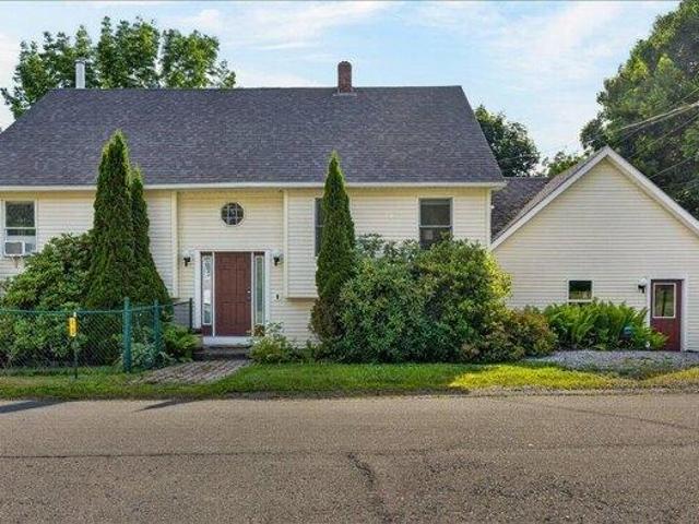 3 bedroom, Searsport ME 04974 105116842