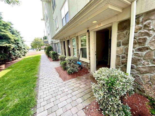 3 bedroom, Secaucus NJ 07094 102285102
