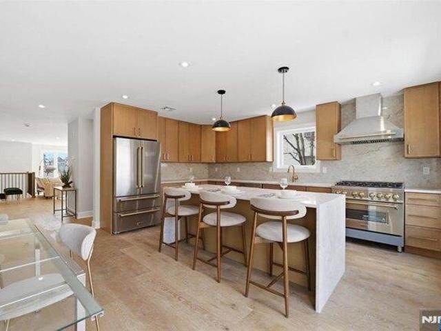 3 bedroom, Secaucus NJ 07094 102566084