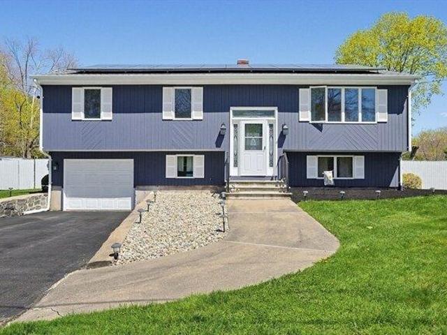 3 bedroom, Seekonk MA 02771 LS102285474
