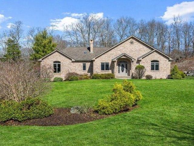 3 bedroom, Seekonk MA 02771 LS102725028