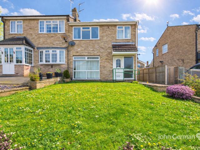 3 bedroom semi detached to let