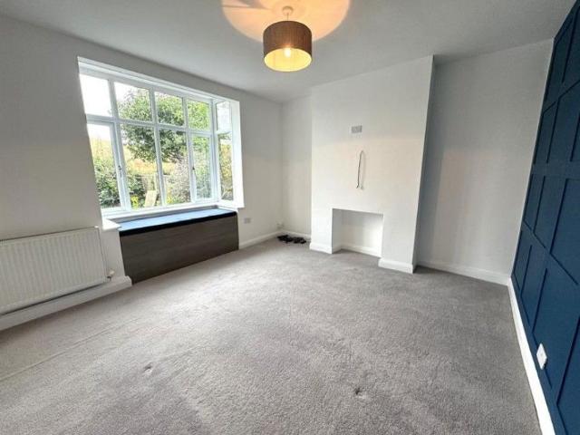 3 Bedroom Semi Detached Available Arranging tenancy
