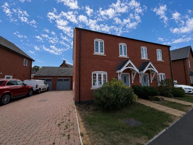 3 bedroom semi detached to let