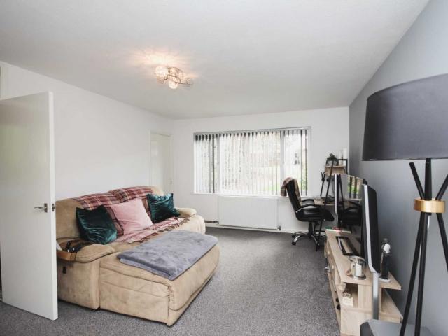3 bedroom Semi Detached To Let