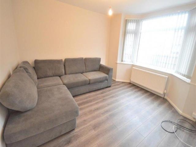 3 Bedroom Semi Detached Available Arranging tenancy