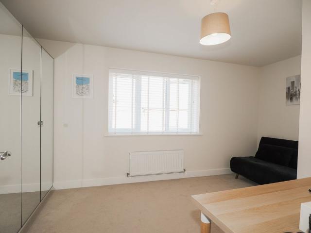 3 bedroom semi detached to let