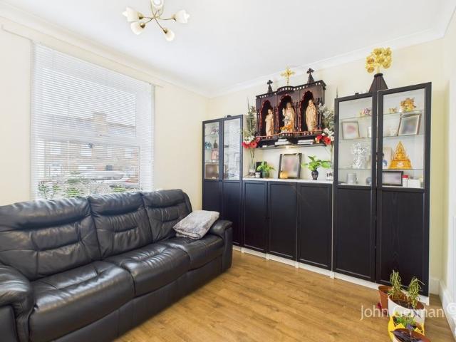 3 bedroom semi detached to let