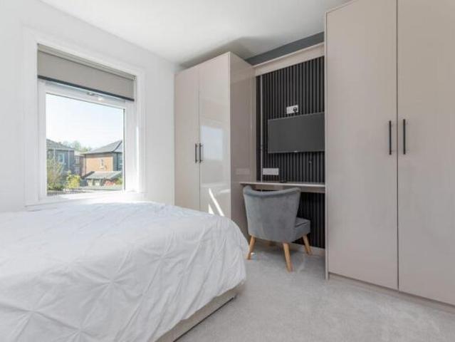 3 bedroom semi detached villa for sale in Fereneze Avenue, Clarkston, G76