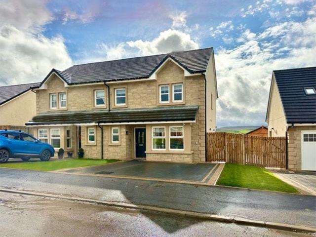 3 bedroom semi detached villa house for sale