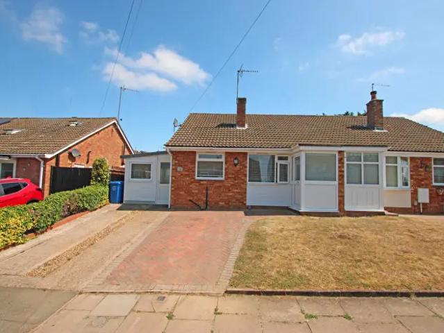 3 Bedroom Semi Detached Bungalow To Rent In Grosvenor Way, Kettering, Northamptonshire, NN15