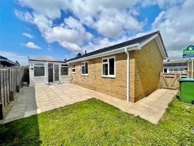 3 bedroom Semi Detached Bungalow to rent, Renoir Mews, Bognor.