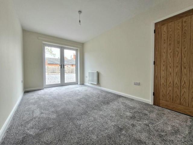 3 bedroom semi detached bungalow to rent