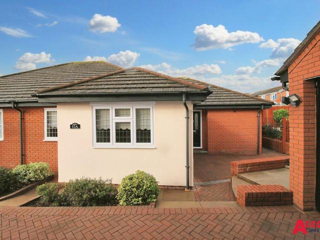 3 bedroom semi detached bungalow to rent