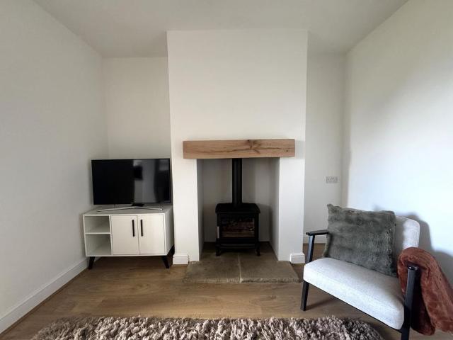 3 bedroom semi detached bungalow to rent